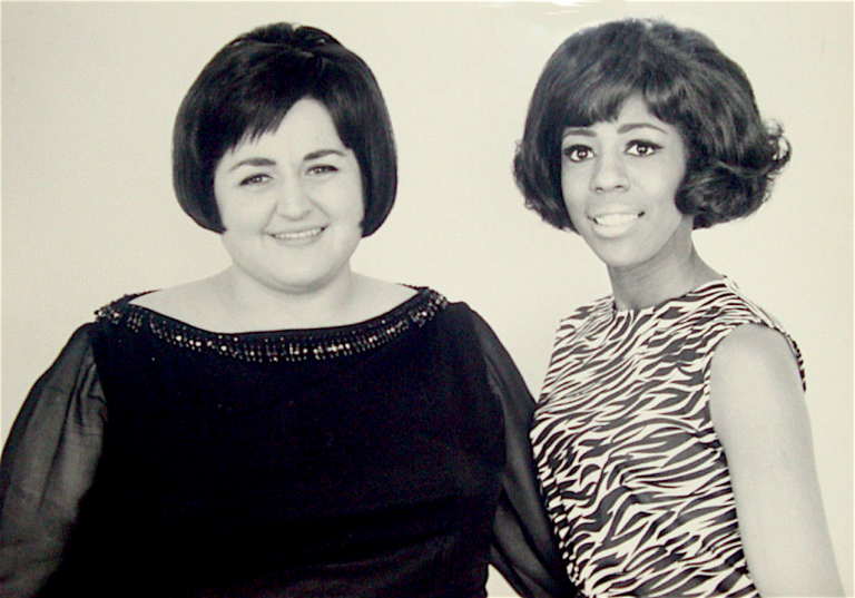 LUCIANA TURINA chi la ricorda ? Qui curiosità e belle FOTO di ieri e oggi